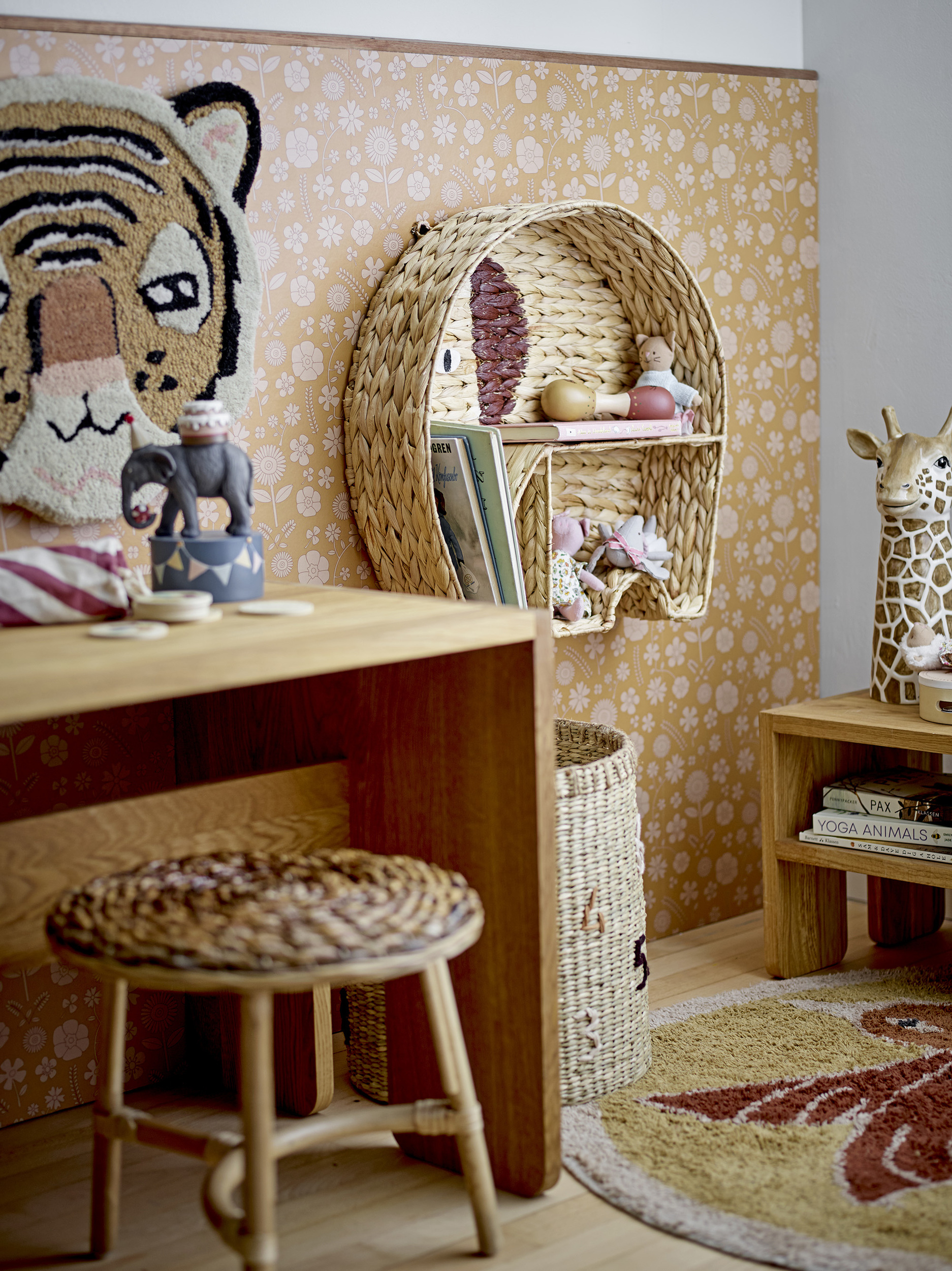 Stołek Bas dębowy - Bloomingville 82059342 | Fabryka Form