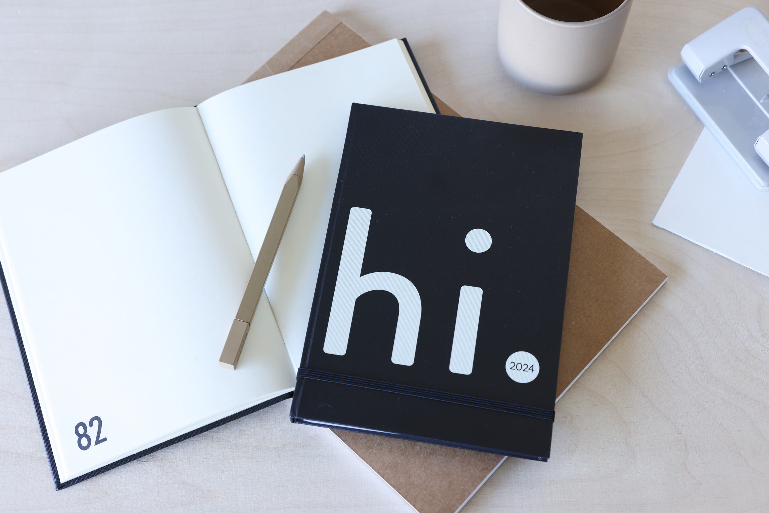 Calendar Design Letters Hi 2024 - 70201022BEICOBLHI | FormAdore