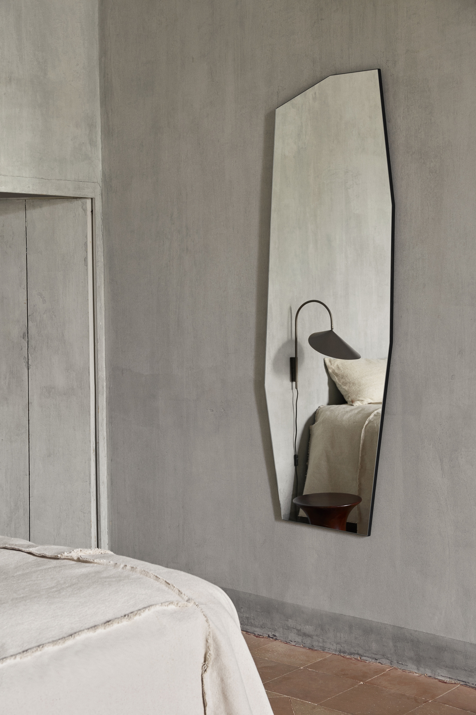 Lustro ścienne Shard - Ferm Living 1104267265 | Fabryka Form Lustro ścienne Shard - Ferm Living 1104267265 | Fabryka Form