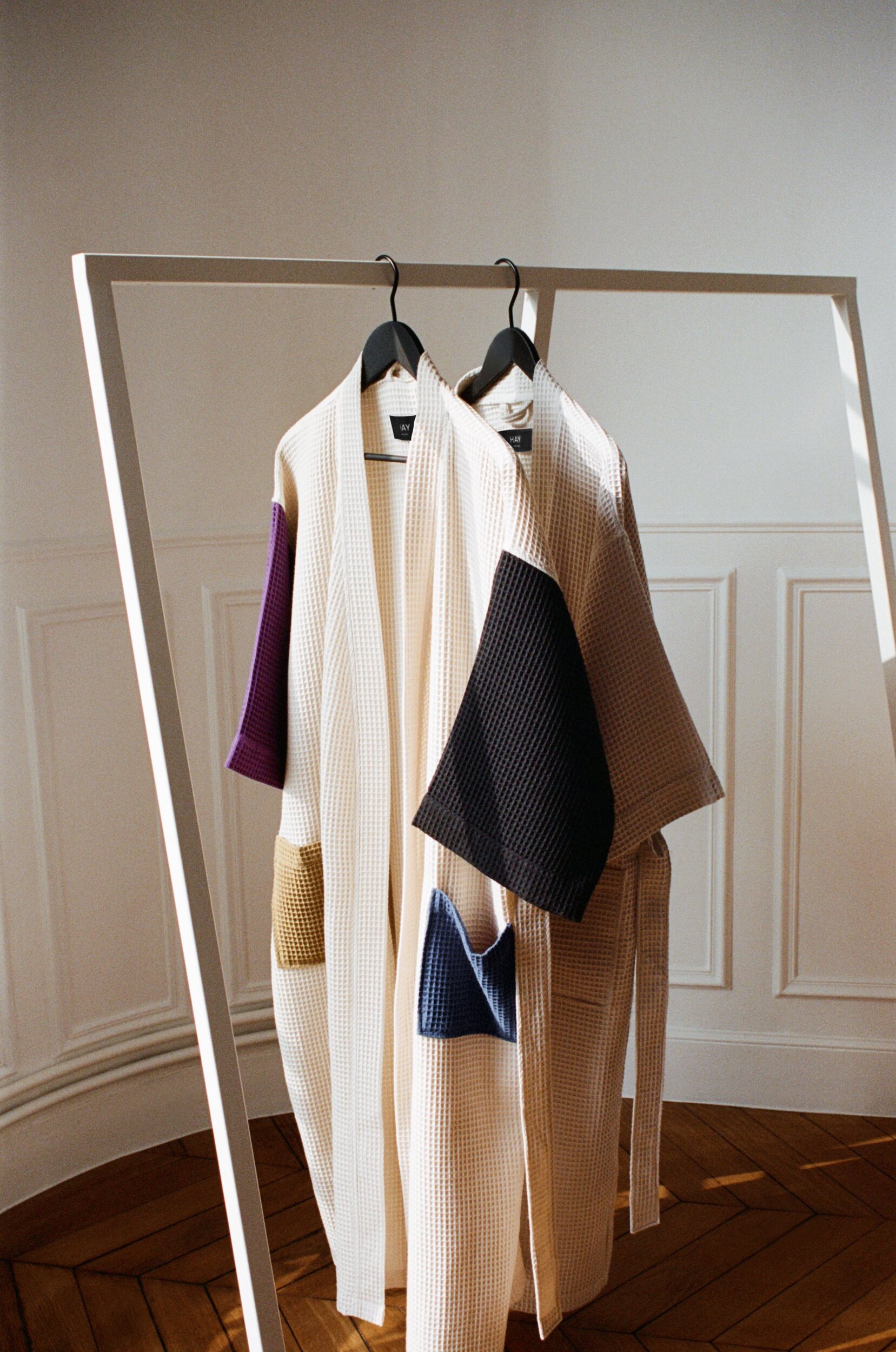 Wieszak stojący Loop Stand 130 cm - Hay AB276-A860-AA55 | FF