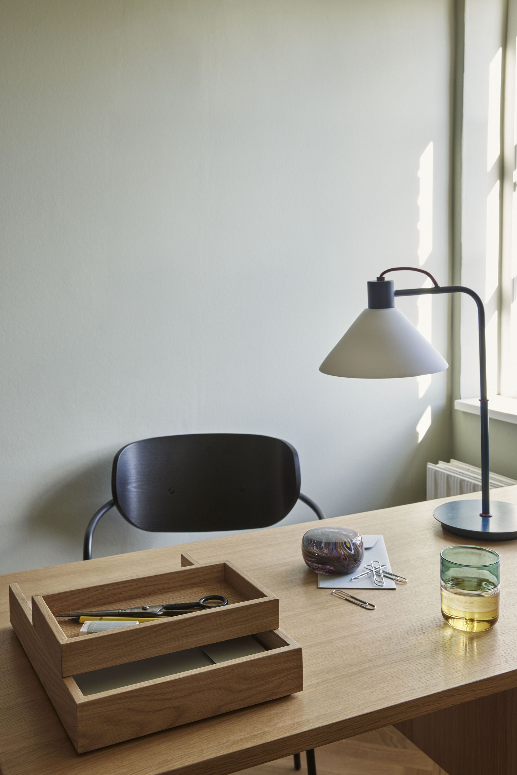 Lampa stołowa Spot - Hübsch 961507 | Fabryka Form
