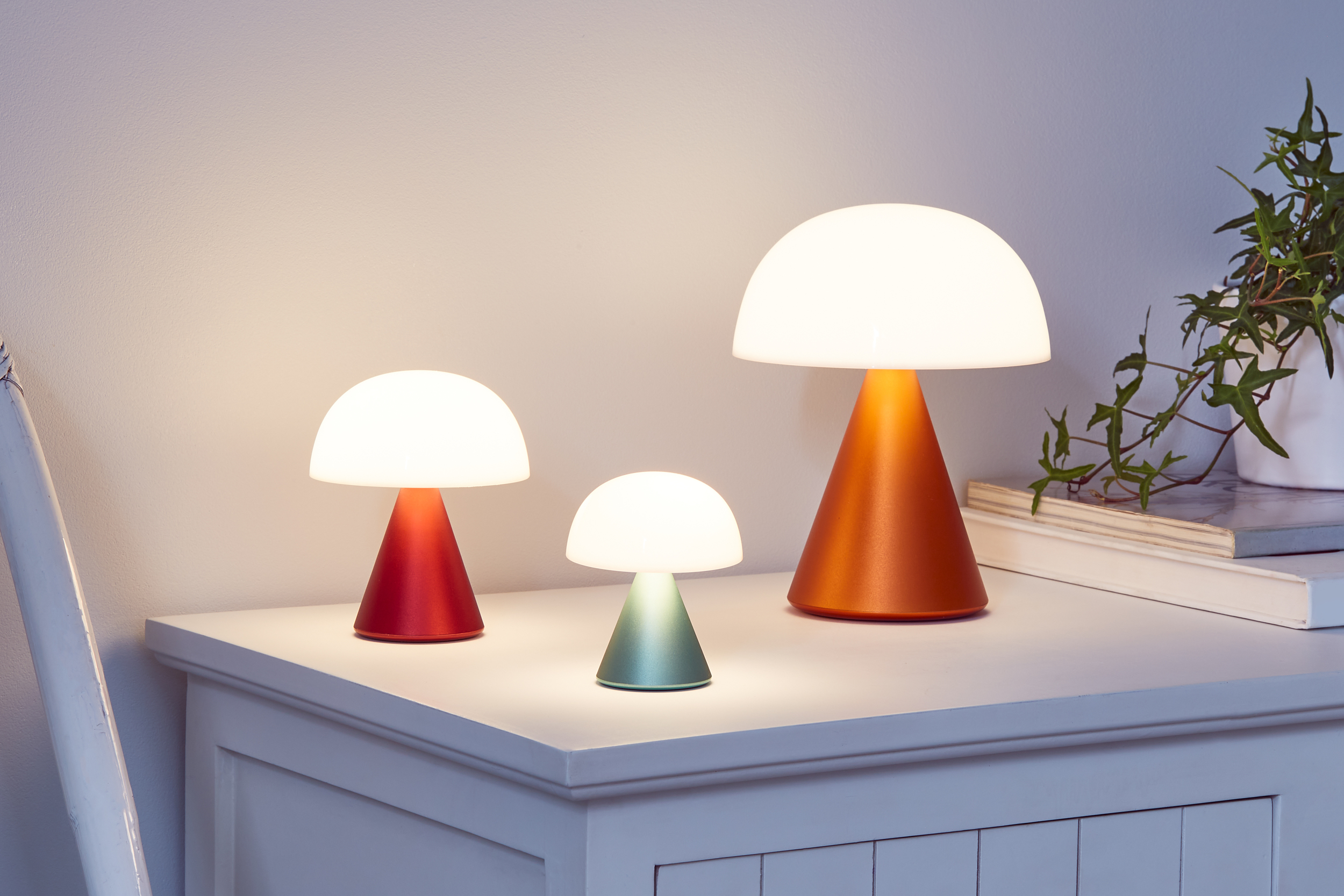 Lampa LED Mina L ciemnoczerwona - Lexon LH65DR | Fabryka Form