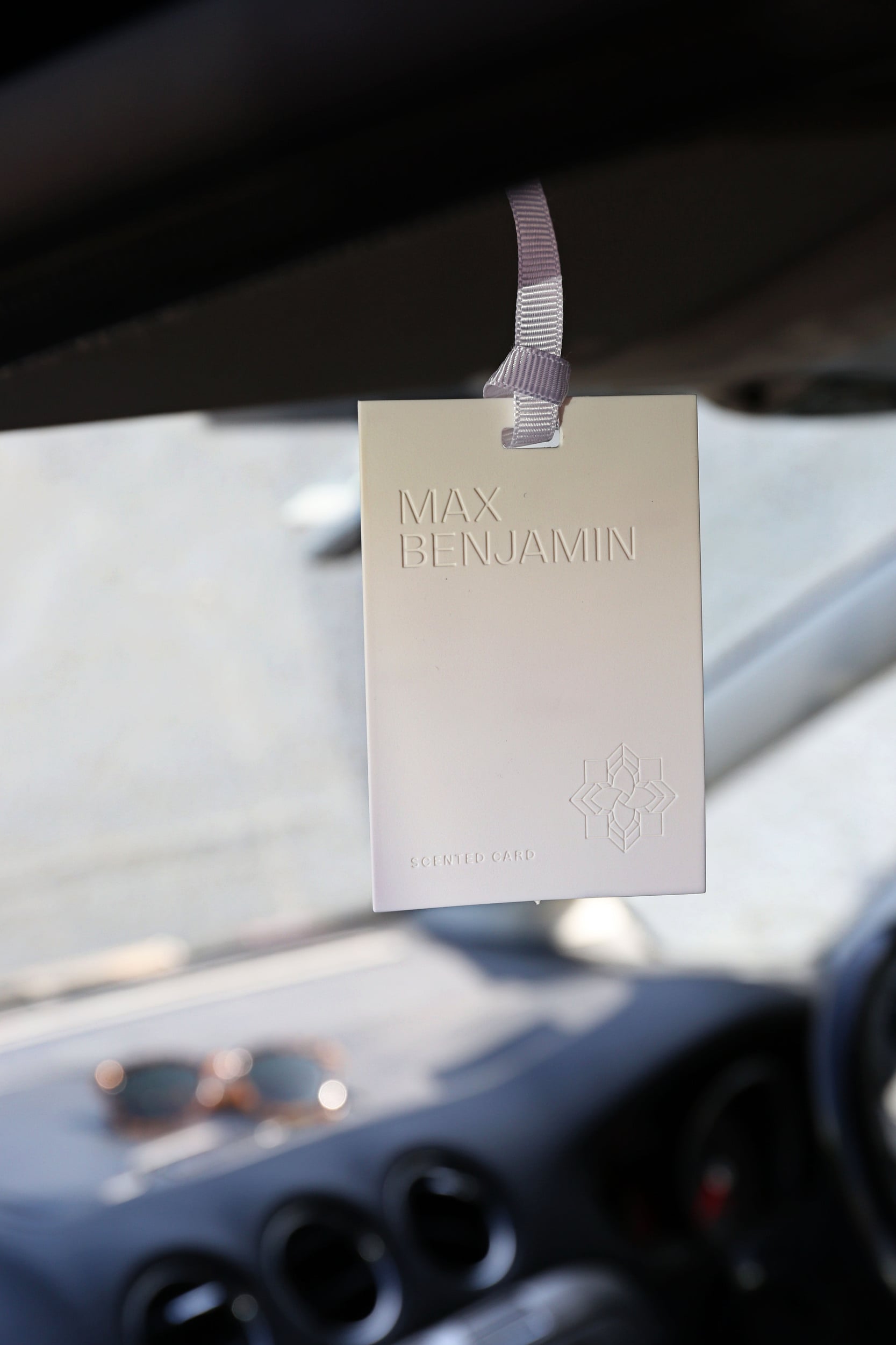 Max Benjamin Scented card - RB-SC01 | FormAdore