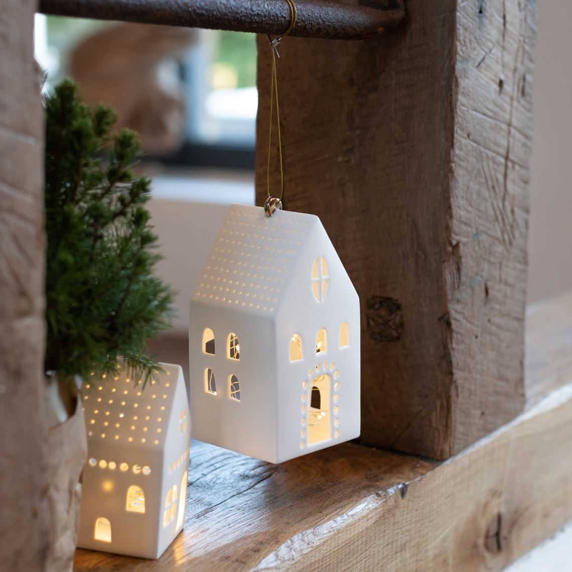 Raeder Lantern house hanging - C90681 | FormAdore