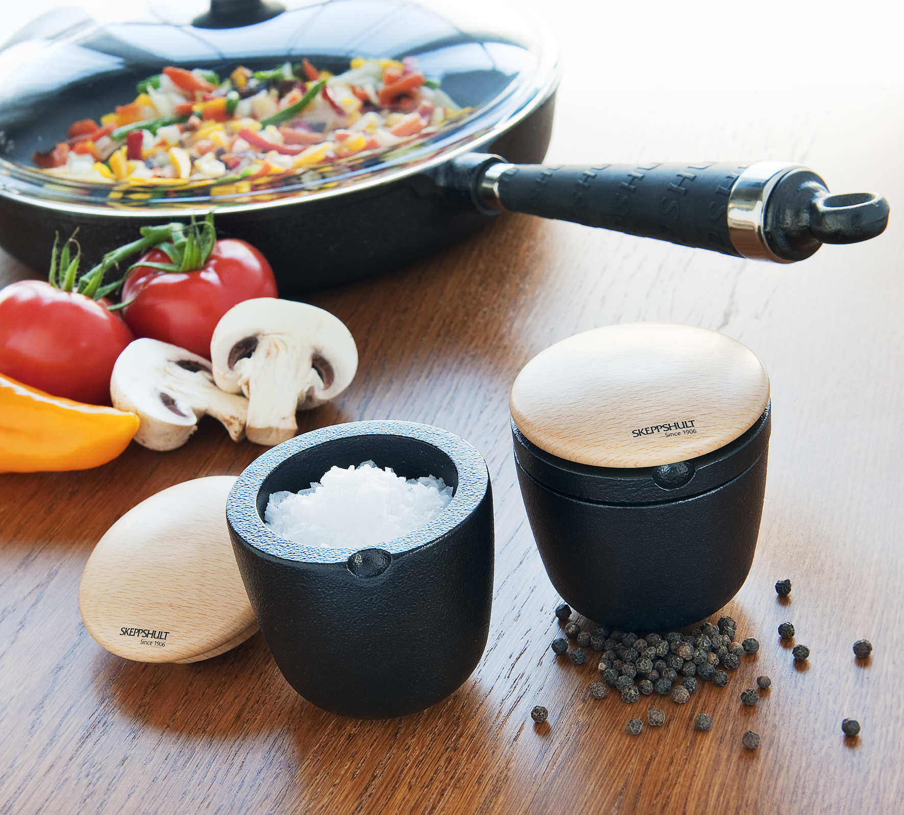 S-Swing Salt container - Skeppshult 0072 | FormAdore S-Swing Salt container - Skeppshult 0072 | FormAdore